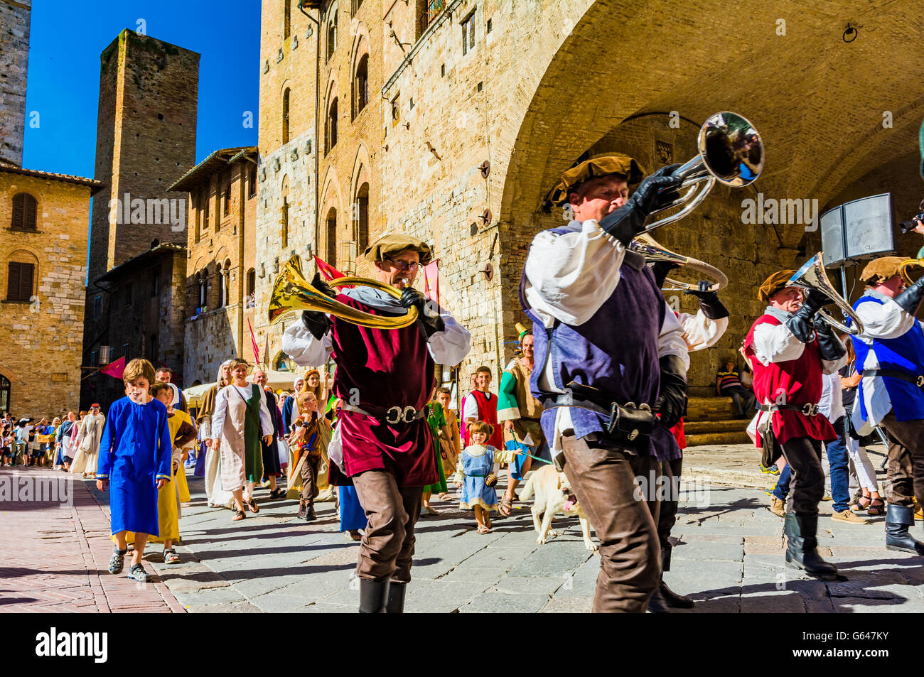 Medieval parade, Italian Renaissance, in the streets of San Gimignano ...