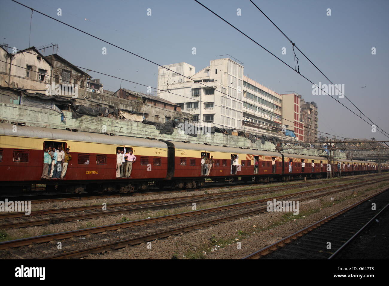 Mumbai local train hi-res stock photography and images - Alamy