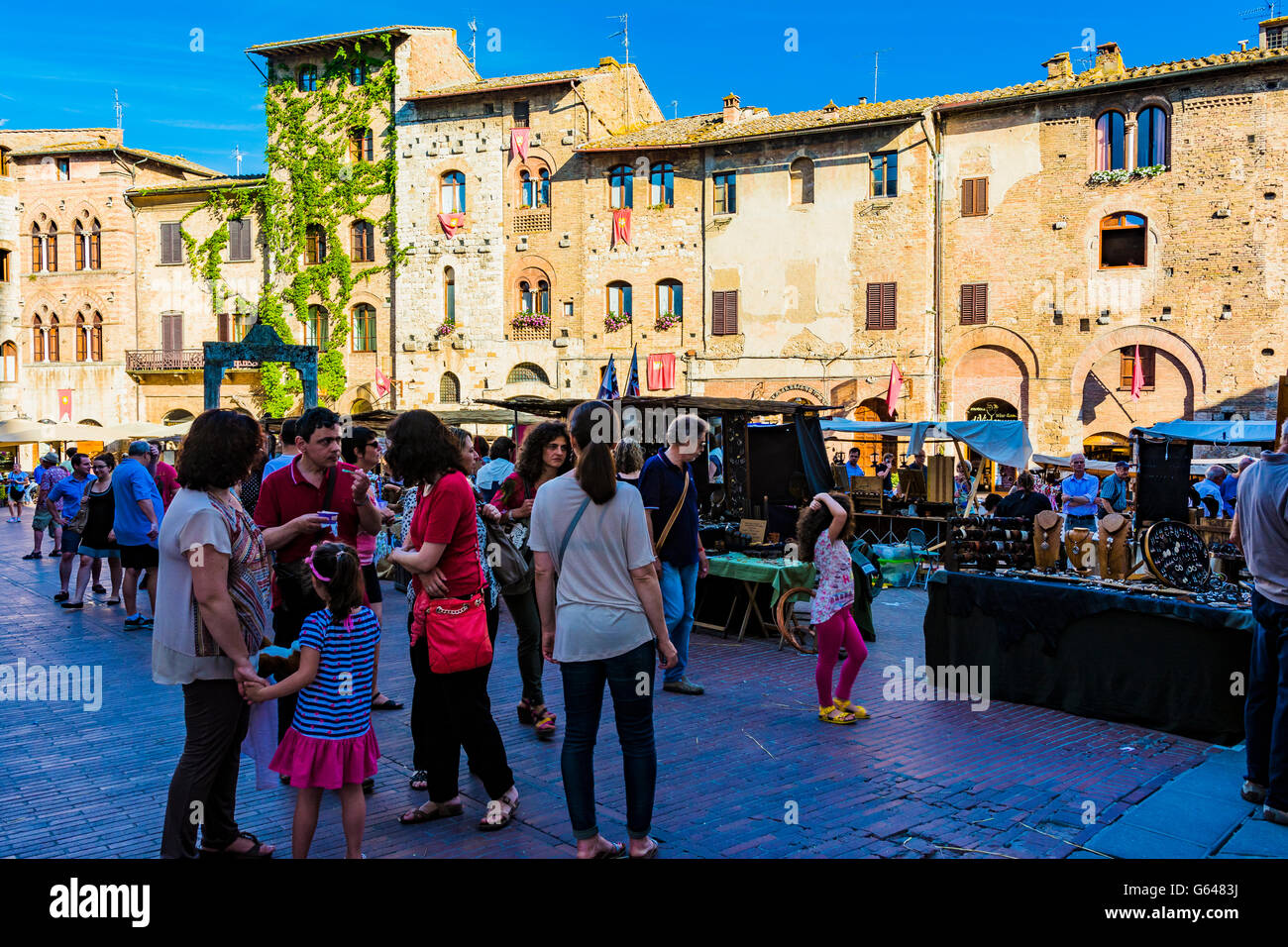 Piazza della Cisterna. San Gimignano, Siena, Tuscany, Italy, Europe ...