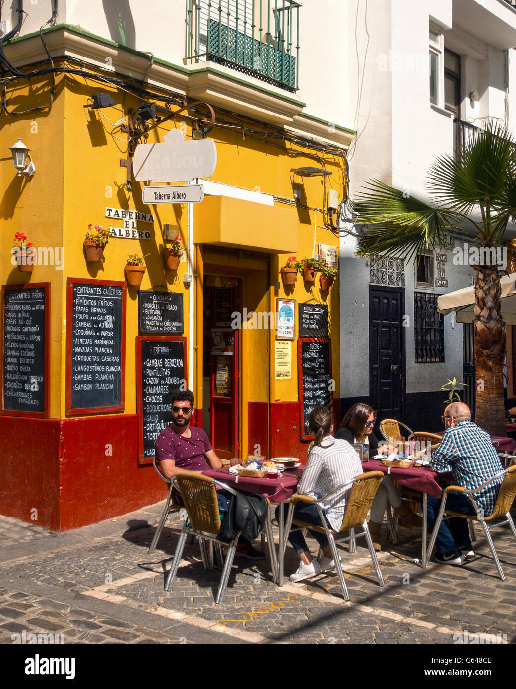 Cafe In Cadiz High Resolution Stock Photography and Images - Alamy