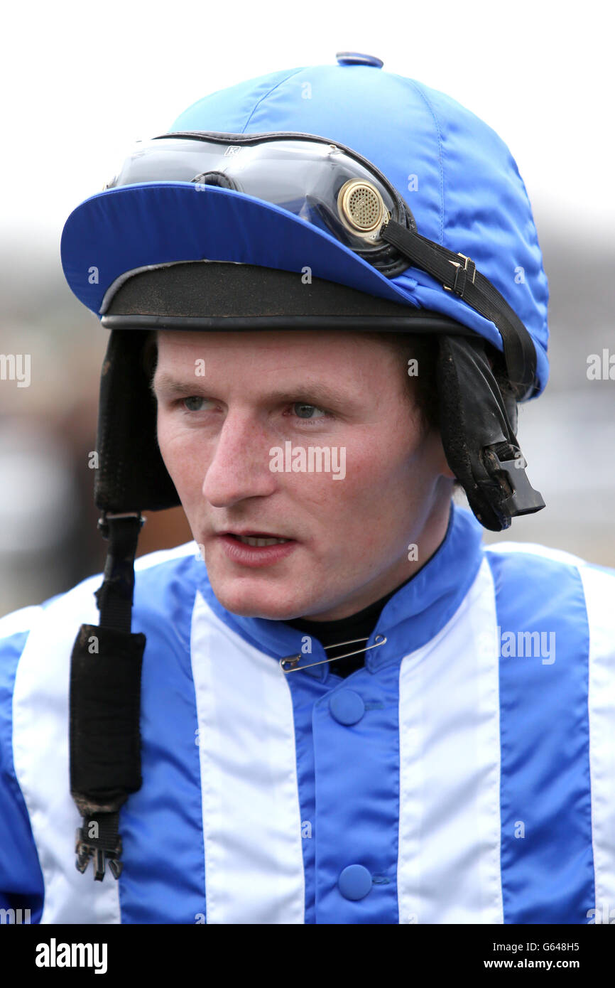 Jockey charlie wallis at warwick racecourse hi-res stock photography ...