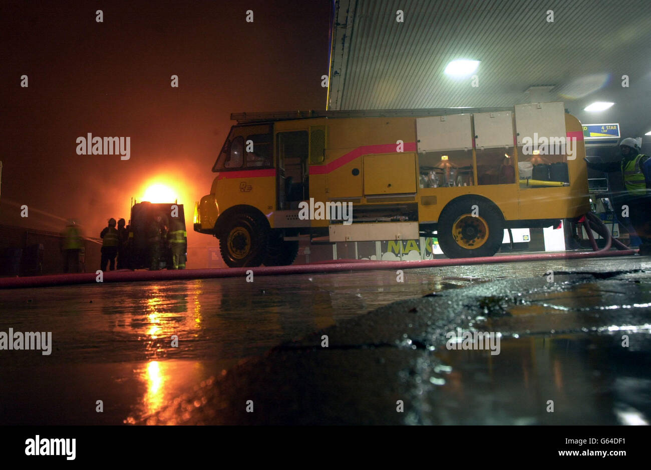 Armed forces vehicles green goddess fire brigade strike firefighters ...