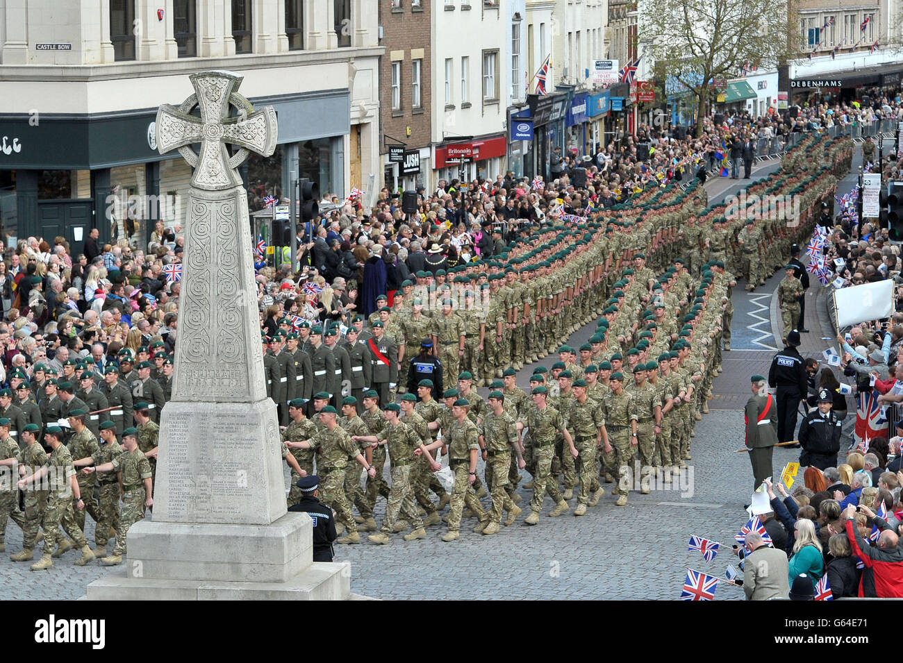 The Royal Marines of 40 Commando homecoming parade marches past the war ...