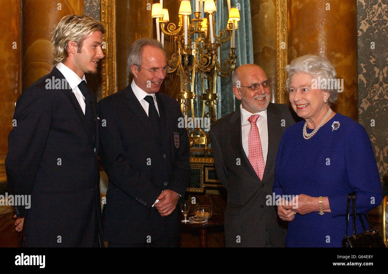 Queen elizabeth ii meeting david beckham hi-res stock photography and ...