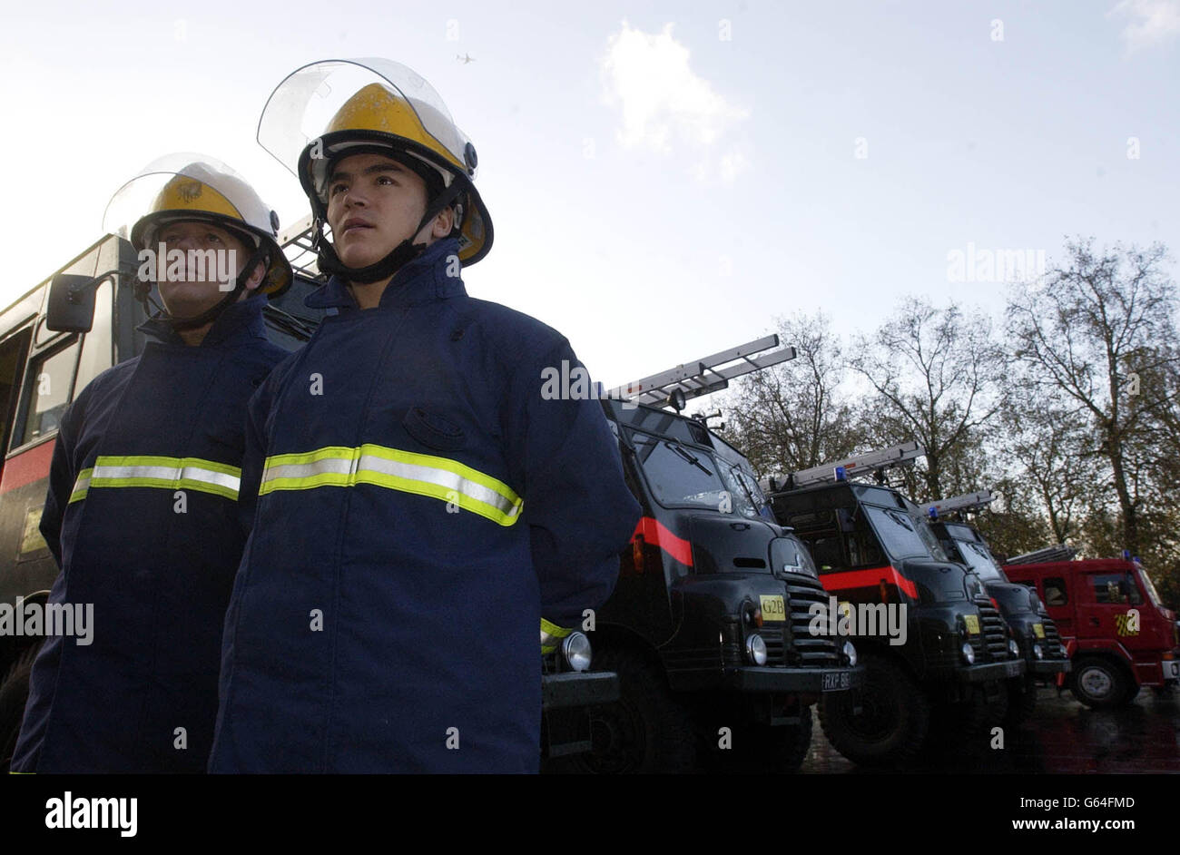 Firemen strike uniform emergency service protest picket hi-res stock ...