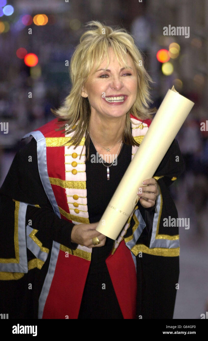 Lulu scottish singer hi-res stock photography and images - Alamy Lulu scottish singer hi-res stock photography and images - Alamy