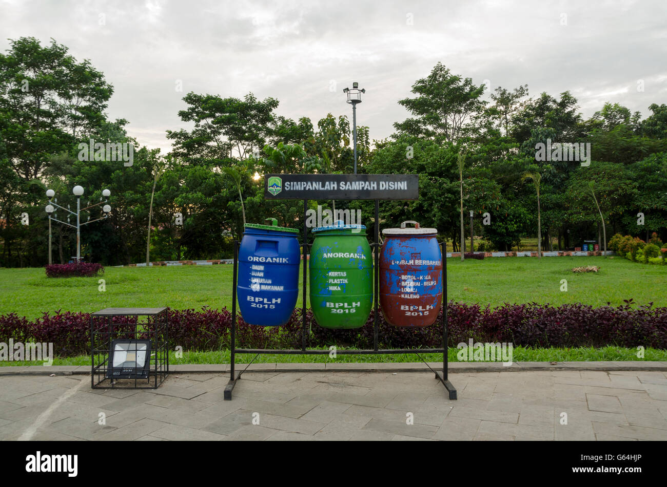 trash can divide into three types Stock Photo - Alamy