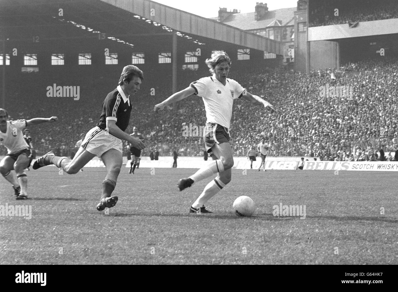 1973 scotland v england football hi-res stock photography and images ...