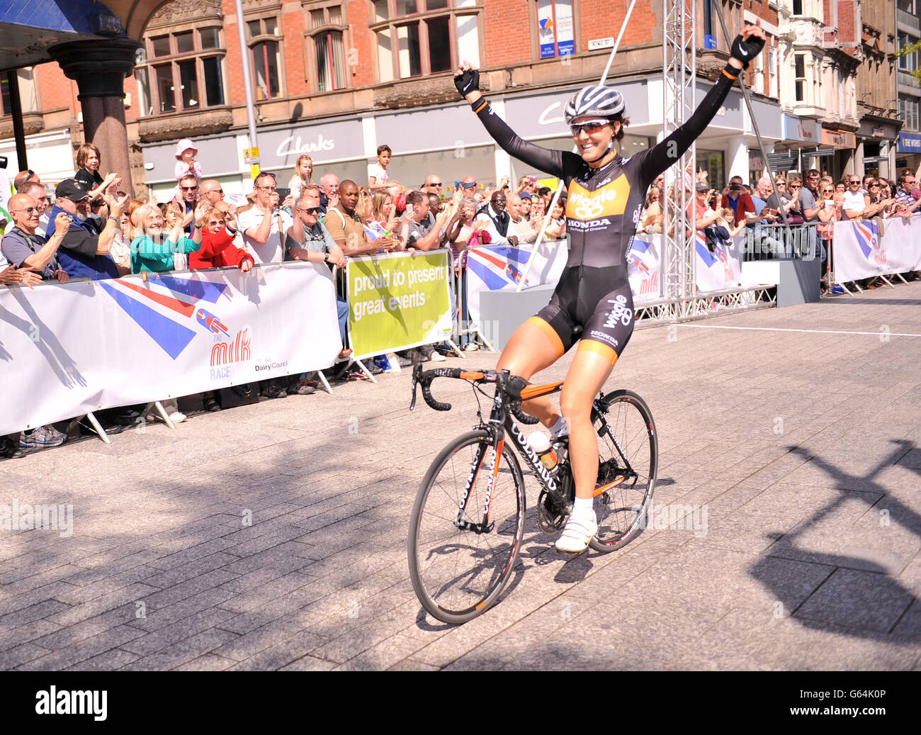 Wiggle Honda's Dani King celebrates winning the Women's Elite race ...