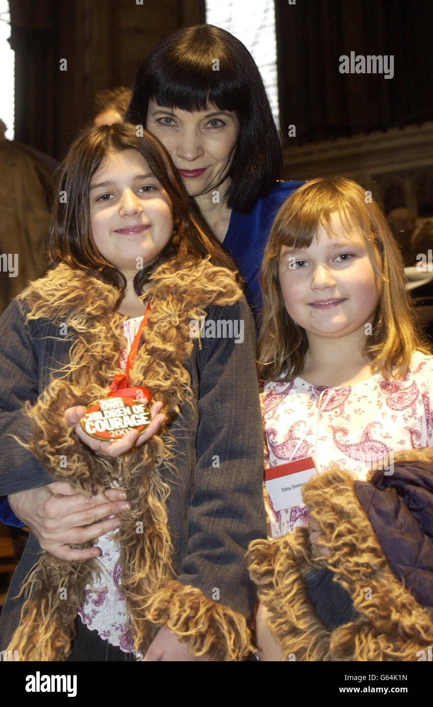 From birmingham poses with her siste hi-res stock photography and ...