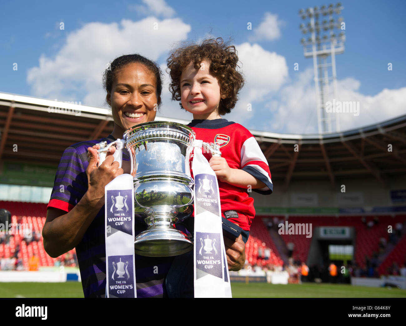 Rachel yankey arsenal celebrates hi-res stock photography and images ...