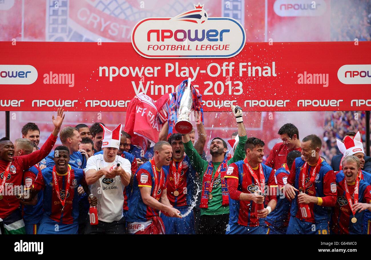Crystal Palace celebrate with the npower Football League Championship ...
