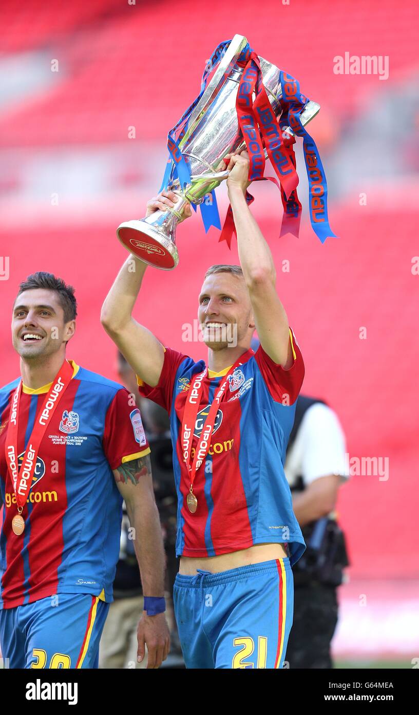 Crystal palace trophy hi-res stock photography and images - Alamy