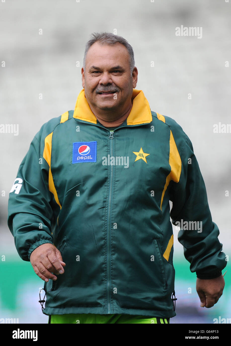 Pakistan head coach hi-res stock photography and images - Alamy