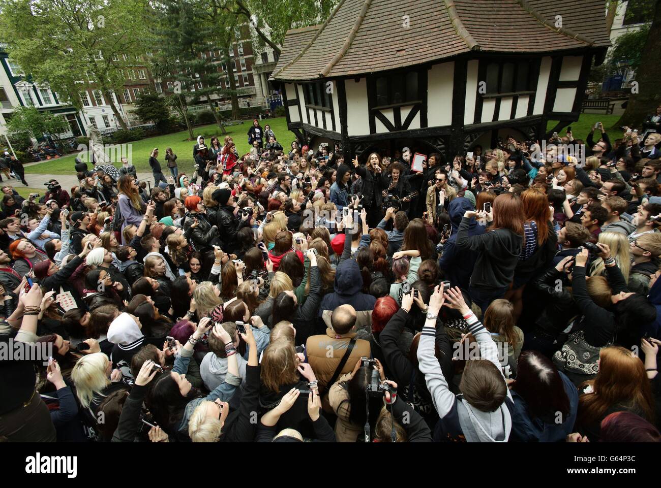 30 seconds to mars flash gig london hi-res stock photography and images ...