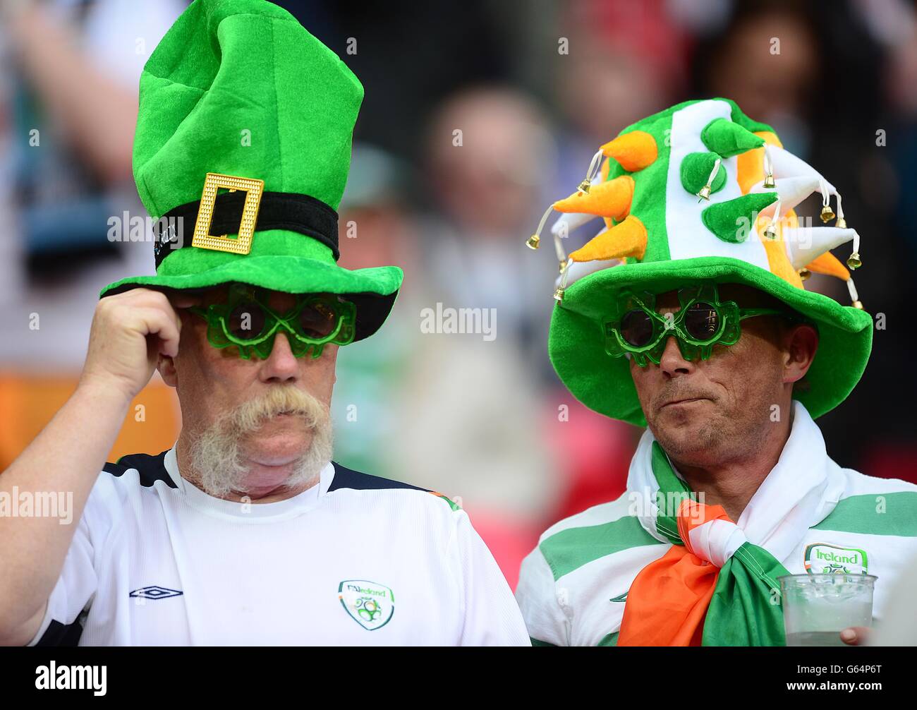 Republic ireland flag football hi-res stock photography and images - Alamy