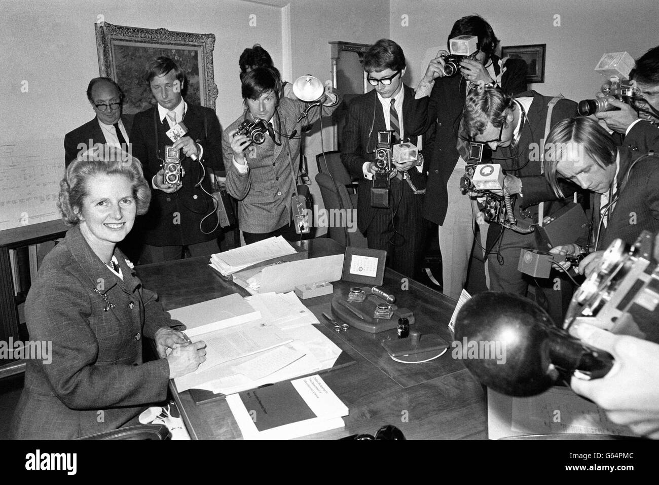 Margaret thatcher at her desk Black and White Stock Photos & Images - Alamy
