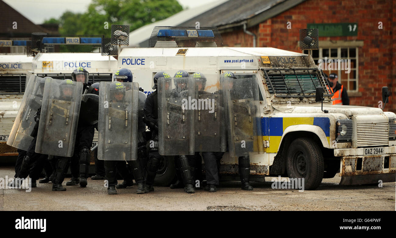 Riot training shields rioting hi-res stock photography and images - Alamy