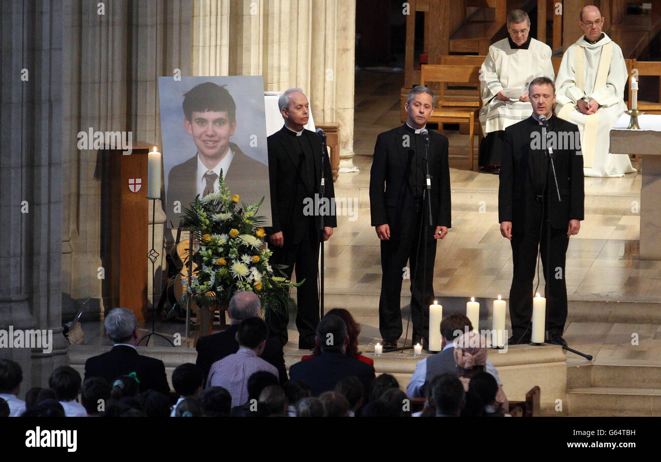 A special memorial service for murdered schoolboy Jimmy Mizen ...