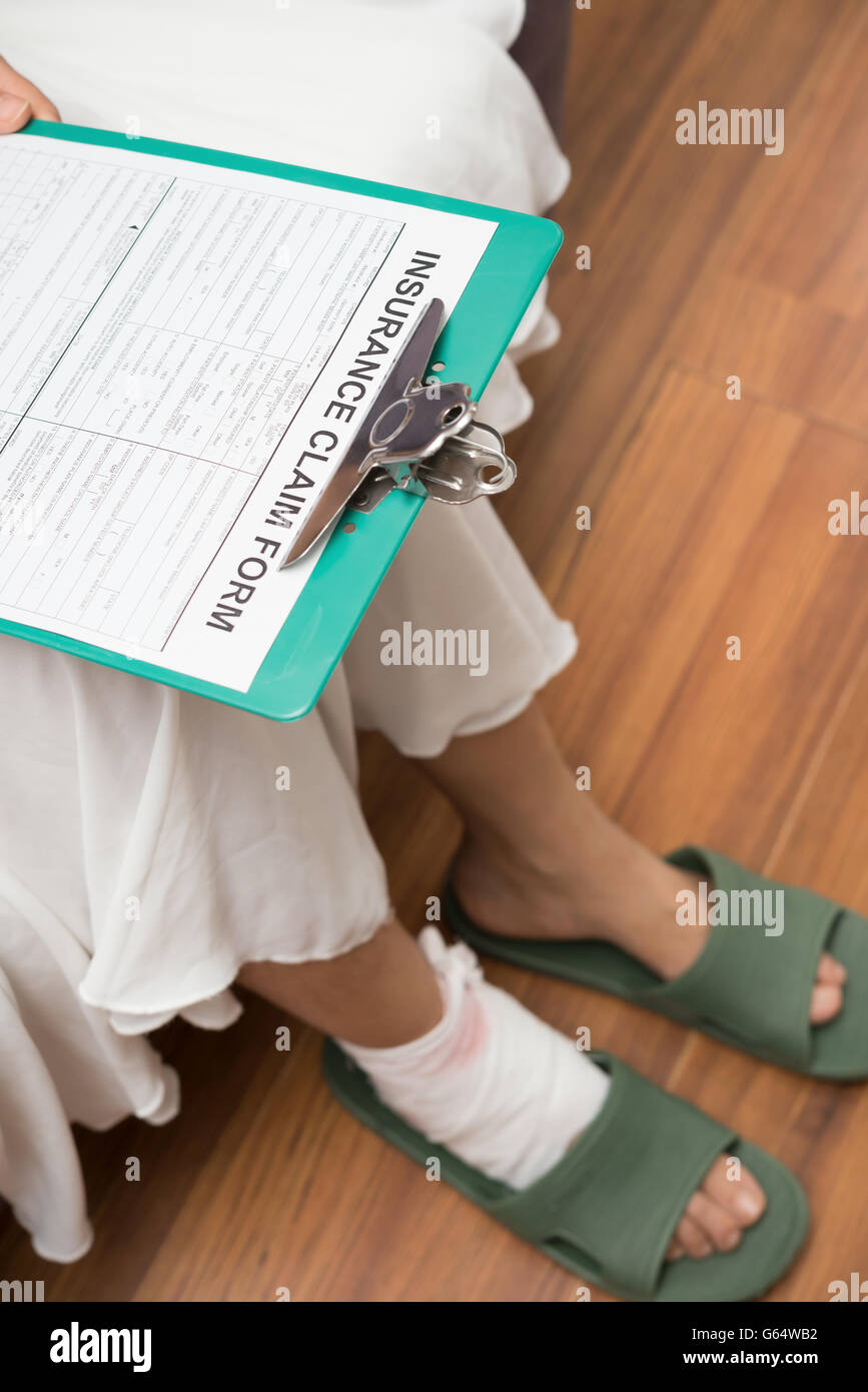 Hurted hi-res stock photography and images - Alamy