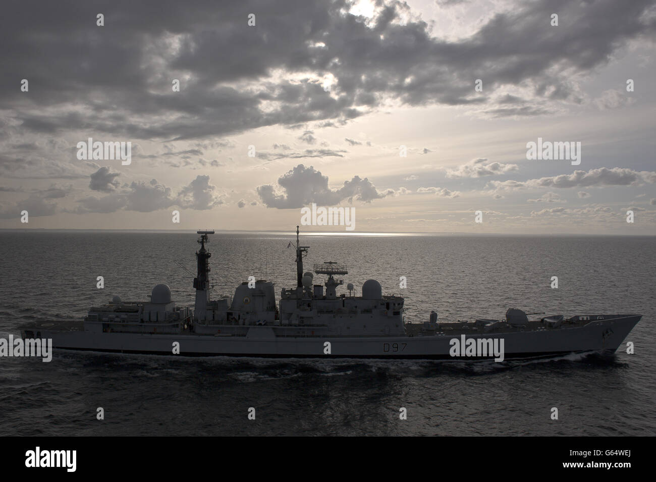 Hms edinburgh sails to edinburgh hi-res stock photography and images ...