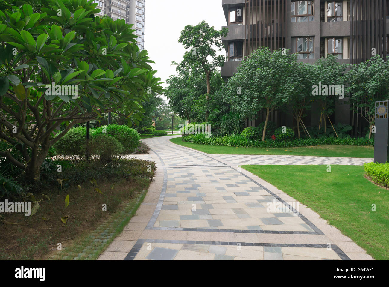 pathway in outdoor of a residential building Stock Photo - Alamy