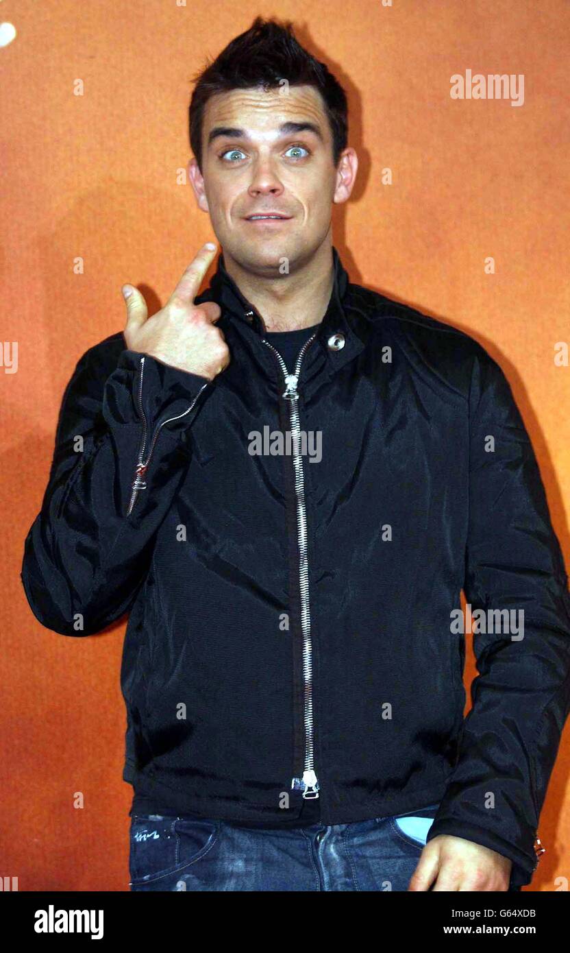 Celebrity pop star gestures singer hi-res stock photography and images ...
