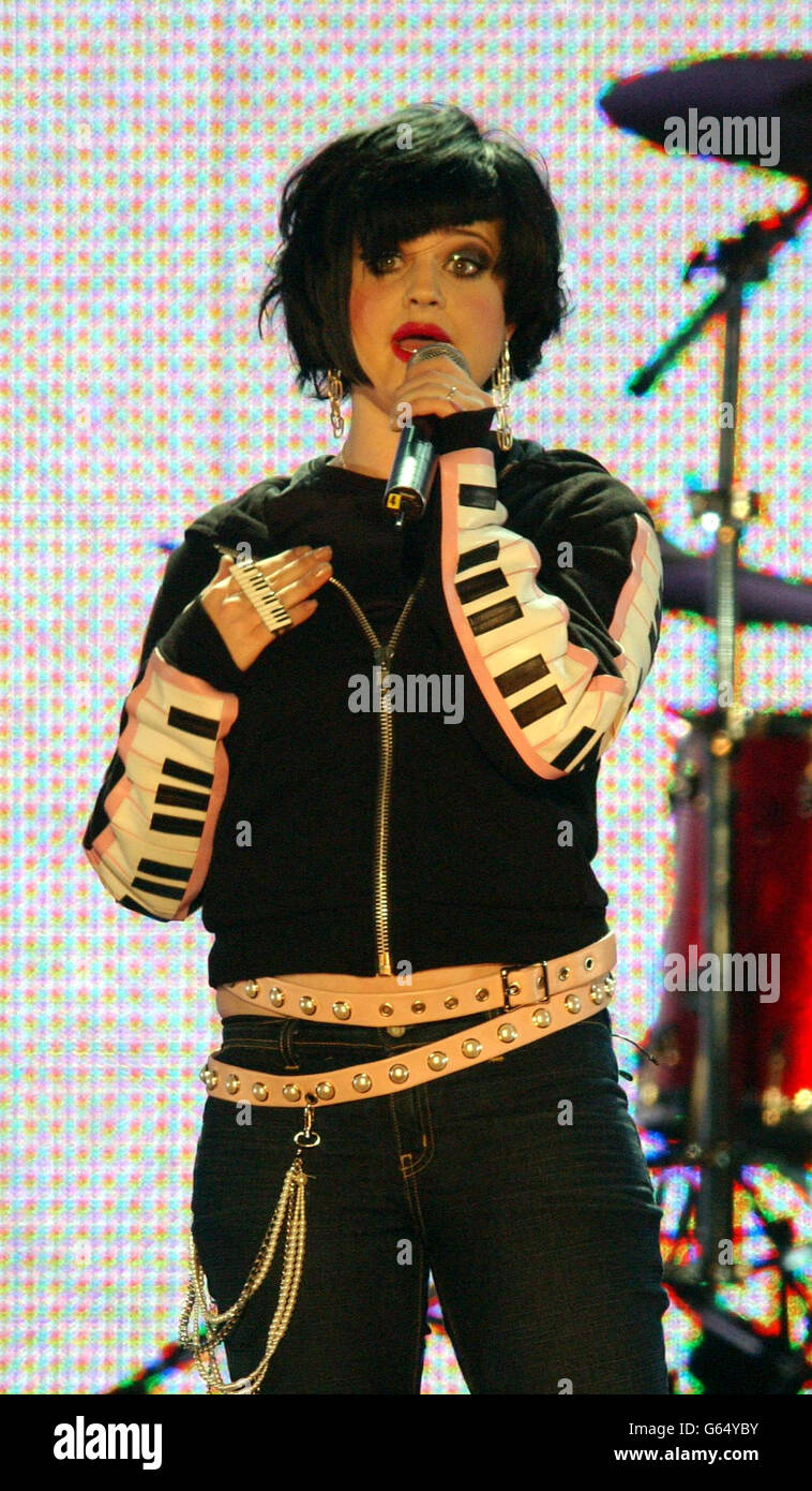 Kelly Osbourne performing on stage at the Smash Hits T4 Poll Winners ...