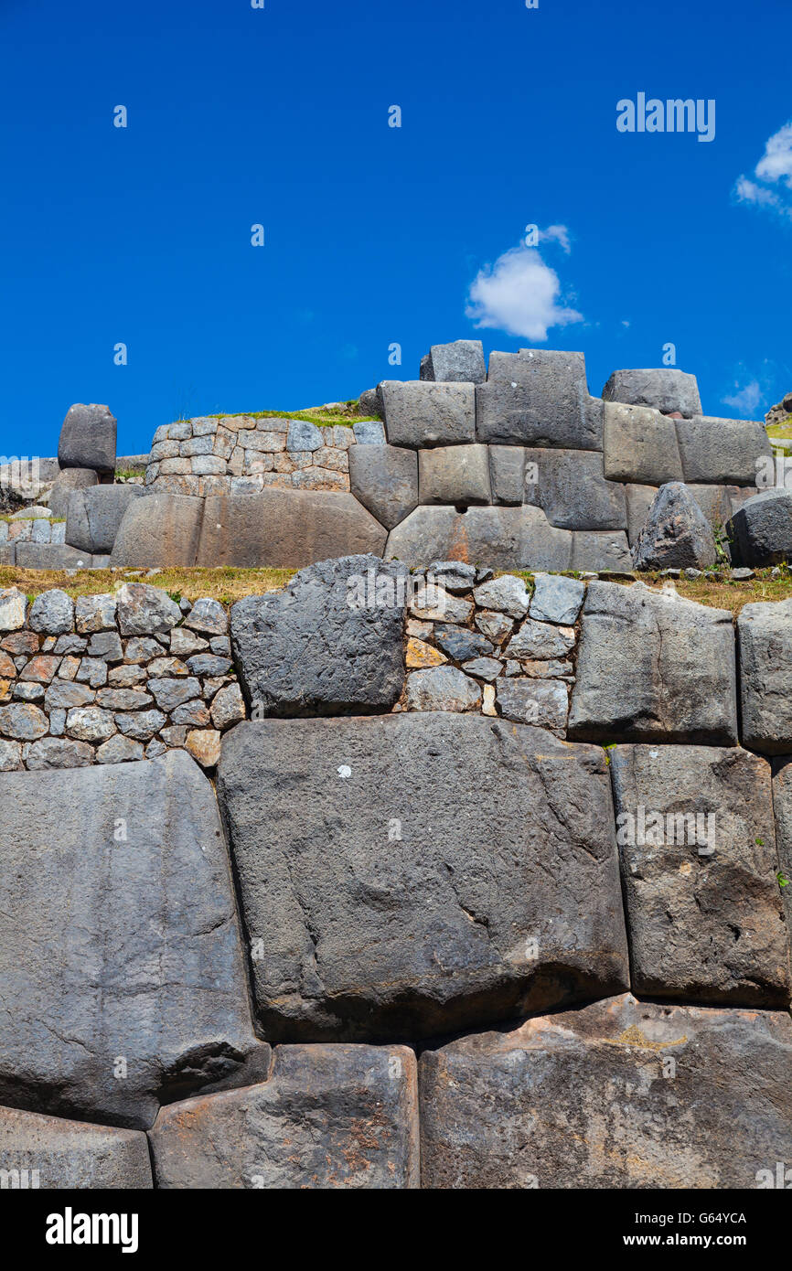Massive walls of the Sacsayhuaman Incan fortress at Cusco, Peru Stock ...