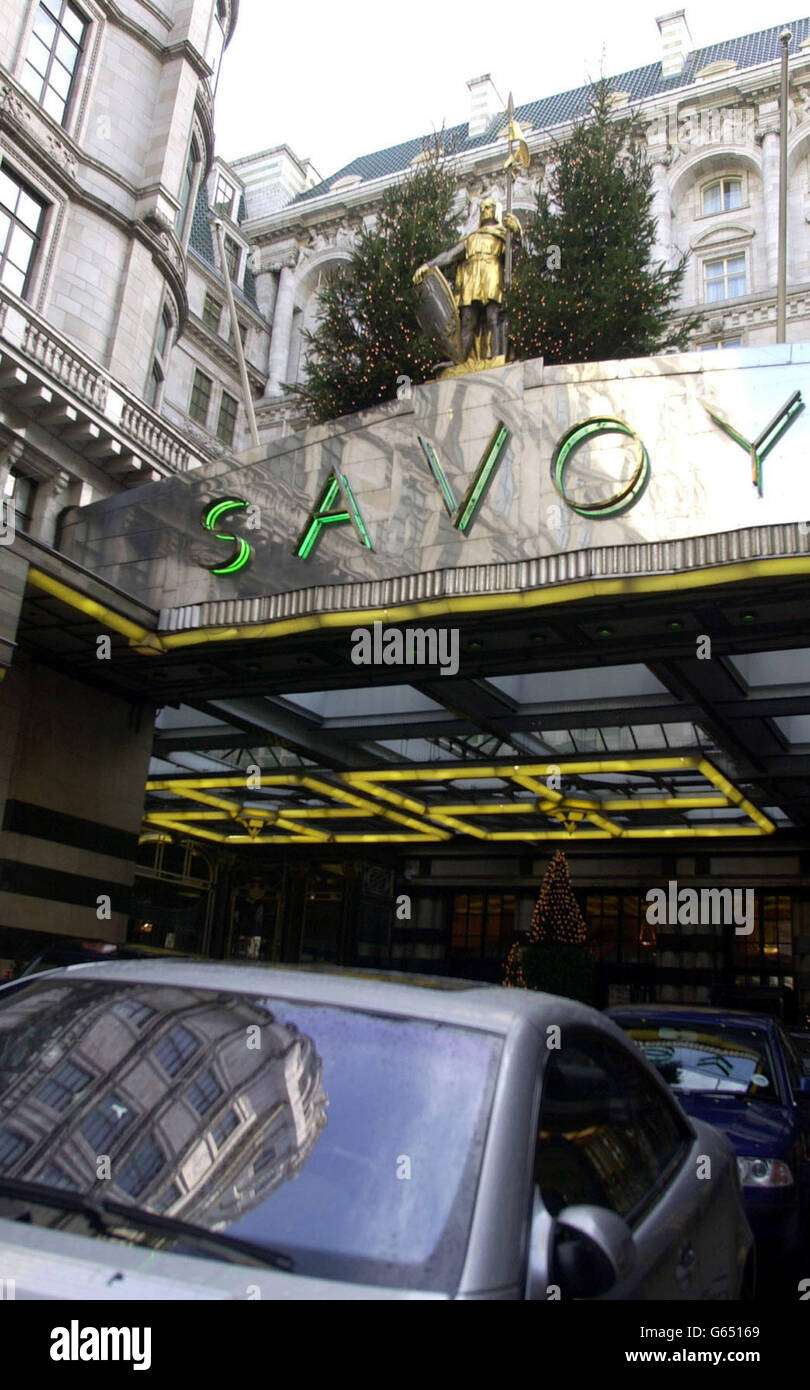 Savoy london exterior hi-res stock photography and images - Alamy