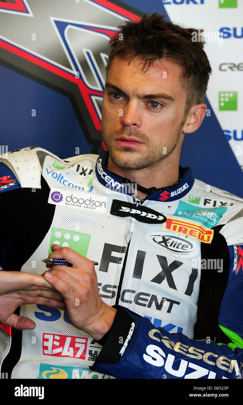 Suzukis leon camier during qualifying at donington park hi-res stock ...