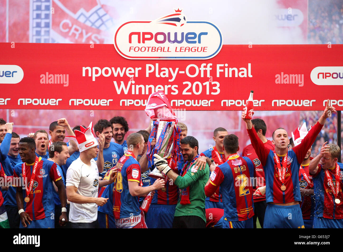Crystal palace celebrate being promoted to the premier league hi-res ...
