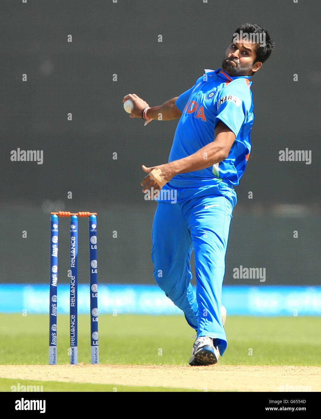 Indias vinay kumar ranganatha bowls hi-res stock photography and images ...