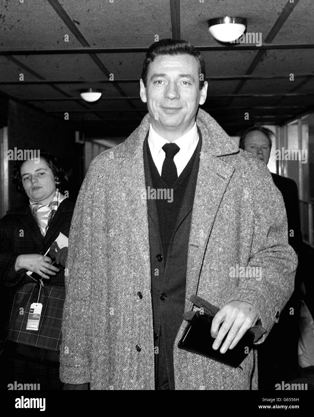 Yves montand paris hi-res stock photography and images - Alamy