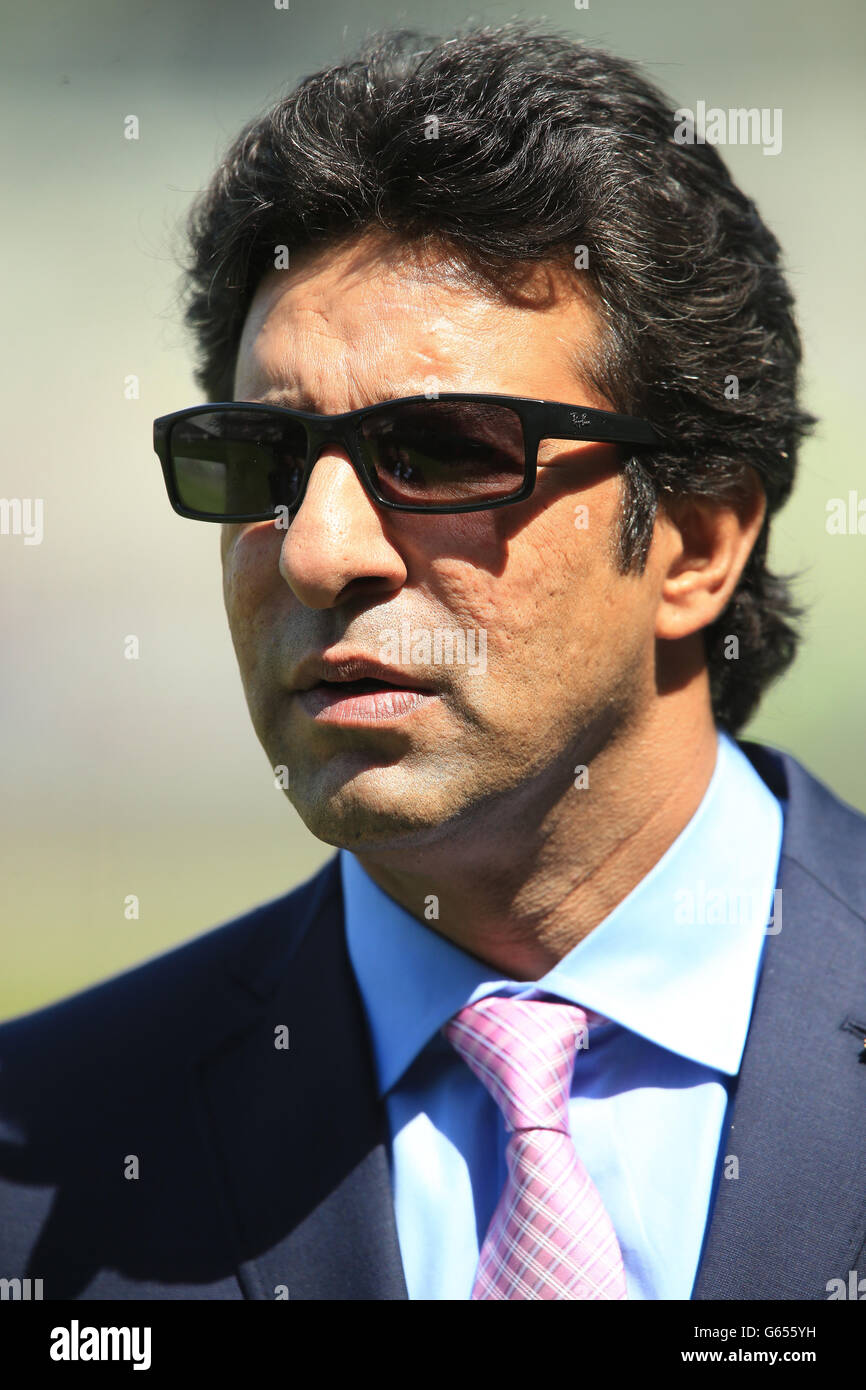 Former pakistani cricketer wasim akram hi-res stock photography and ...