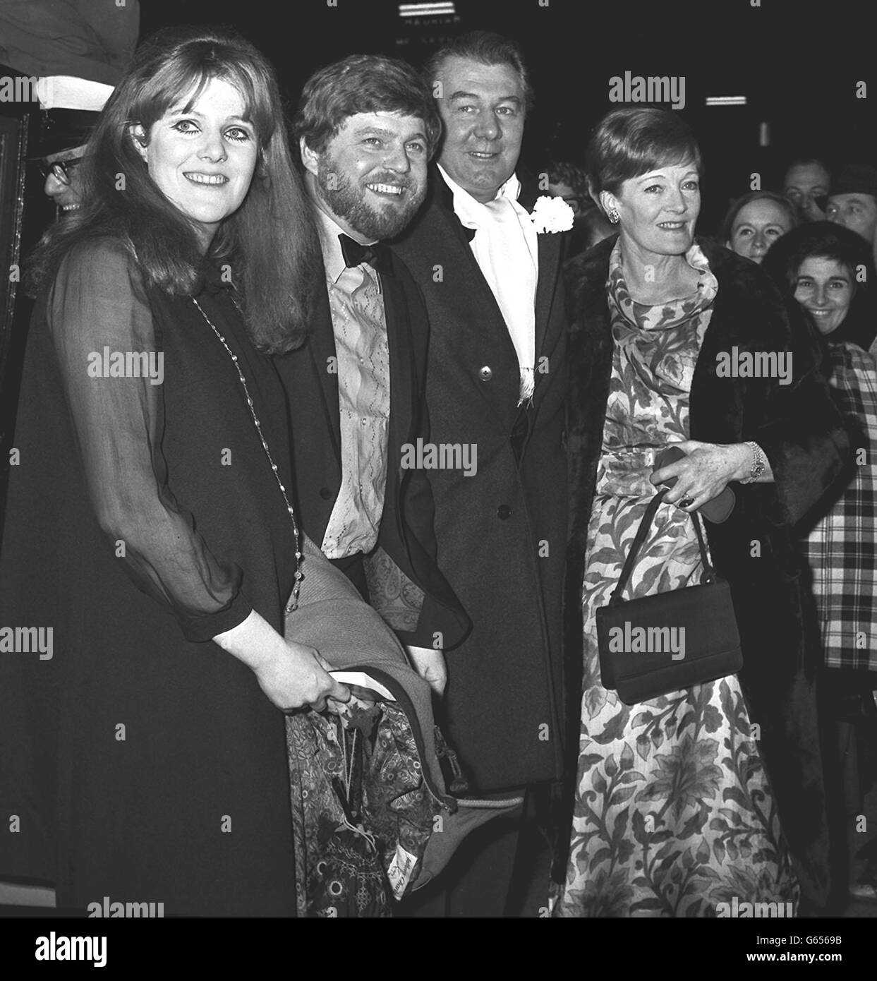 "Mr. Peggotty" (Sir Michael Redgrave) takes the family to the world ...