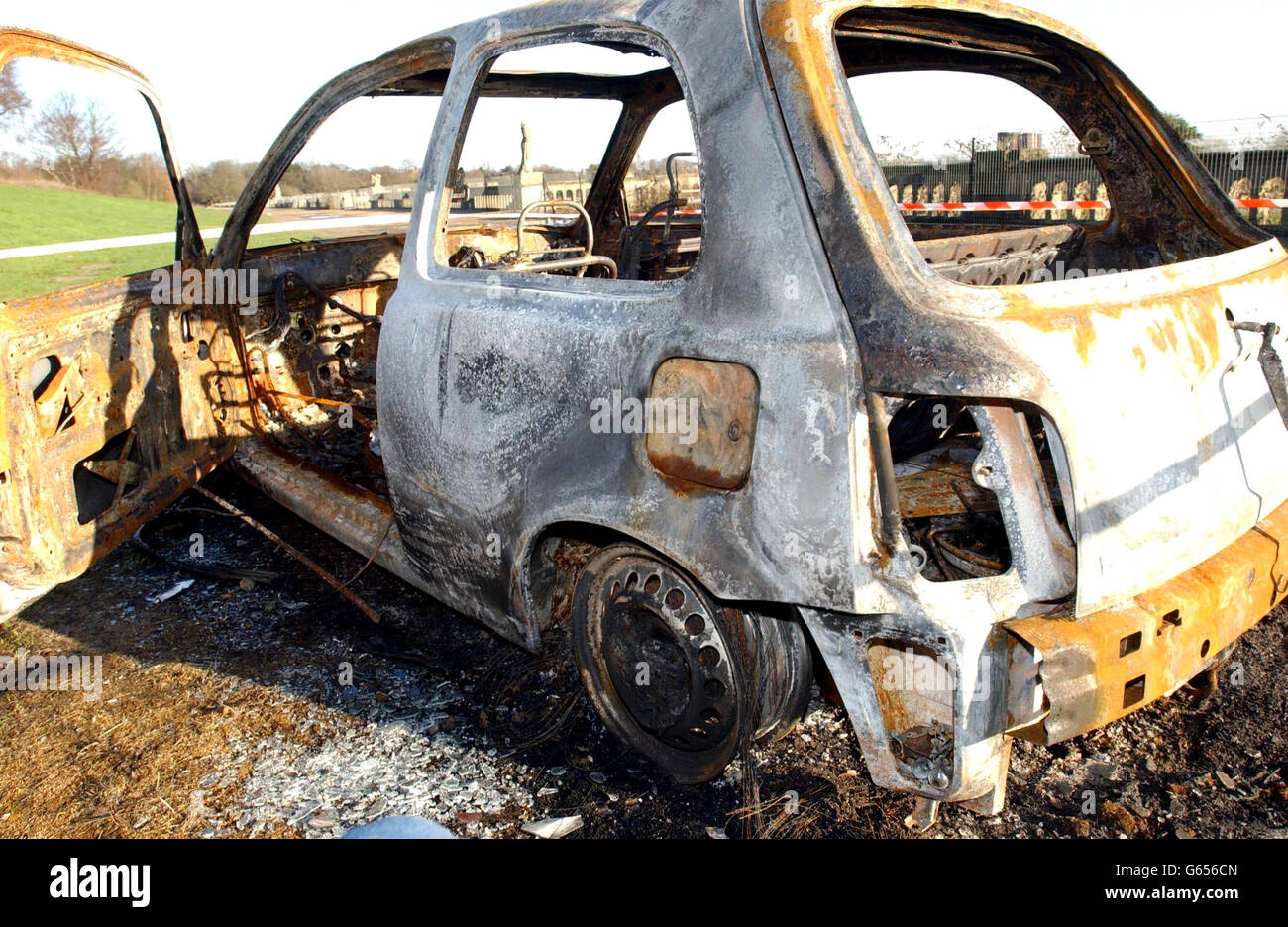 Burnt out car Stock Photo - Alamy