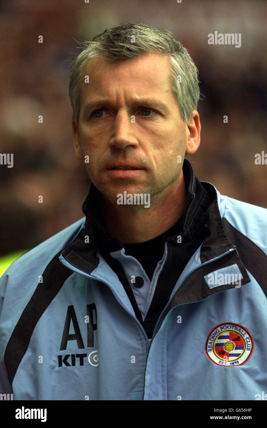 Reading v Portsmouth Stock Photo - Alamy