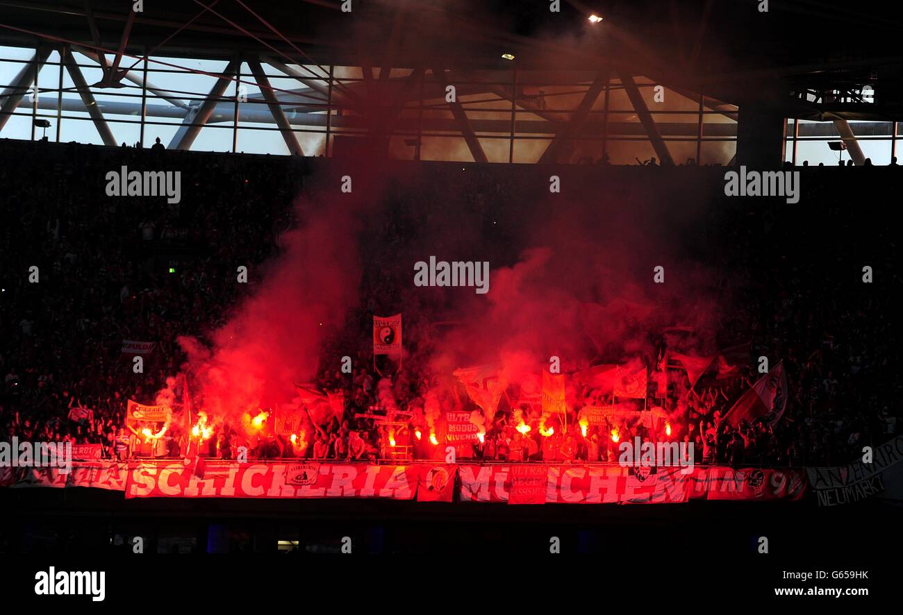 Red flares hi-res stock photography and images - Alamy