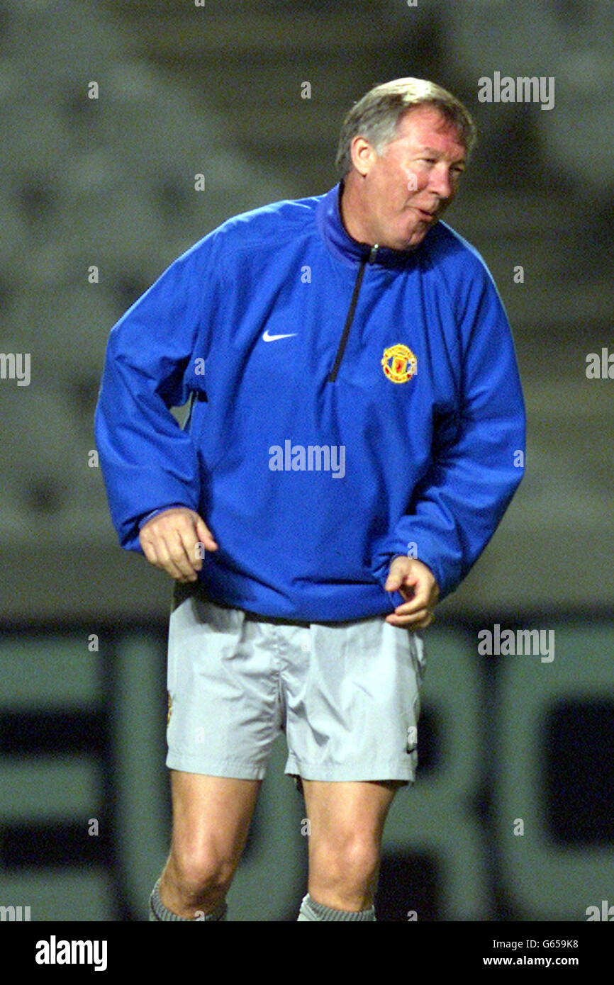 Alex ferguson in training hi-res stock photography and images - Alamy
