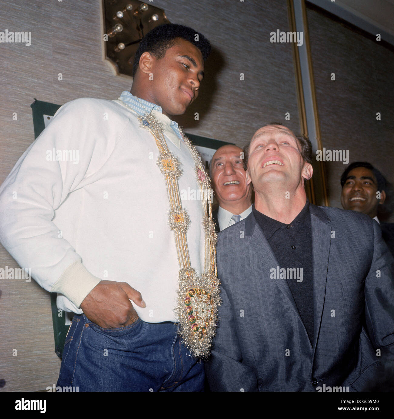 Boxing - World Heavyweight Title - Muhammad Ali v Henry Cooper Stock ...