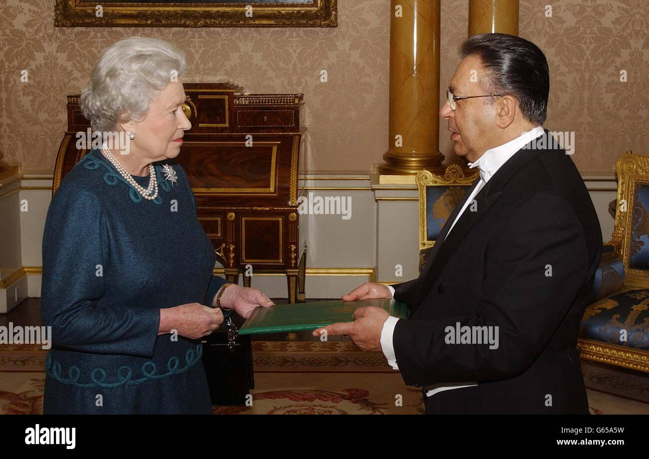 Queen syrian ambassador hi-res stock photography and images - Alamy