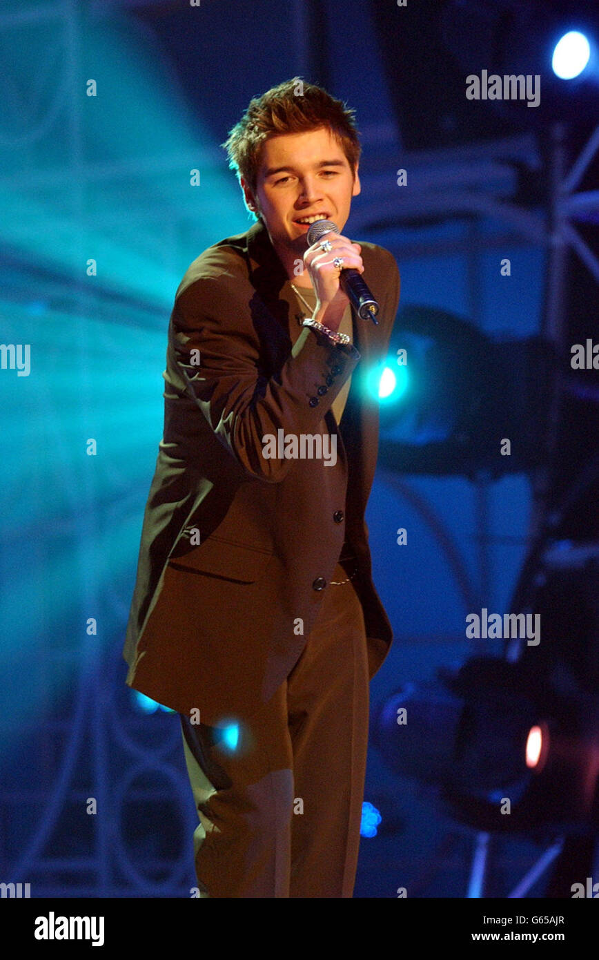 David Sneddon, one of the three finalists of the grand final of Fame ...