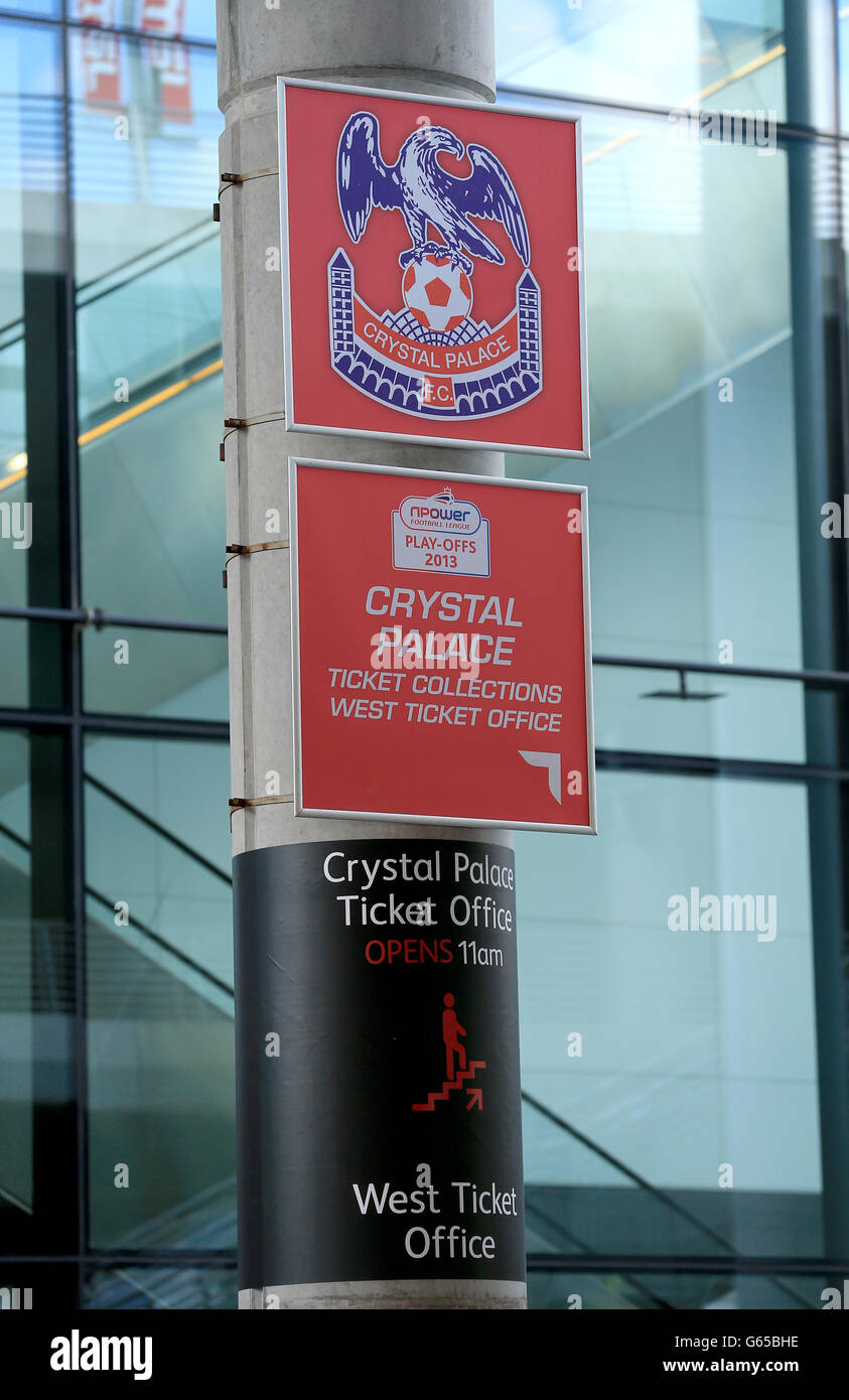 Stadium signage for final around stadium hi-res stock photography and ...