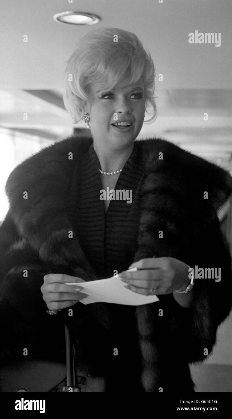 Mífheidhmeanna Wardrobe Jayne Mansfield