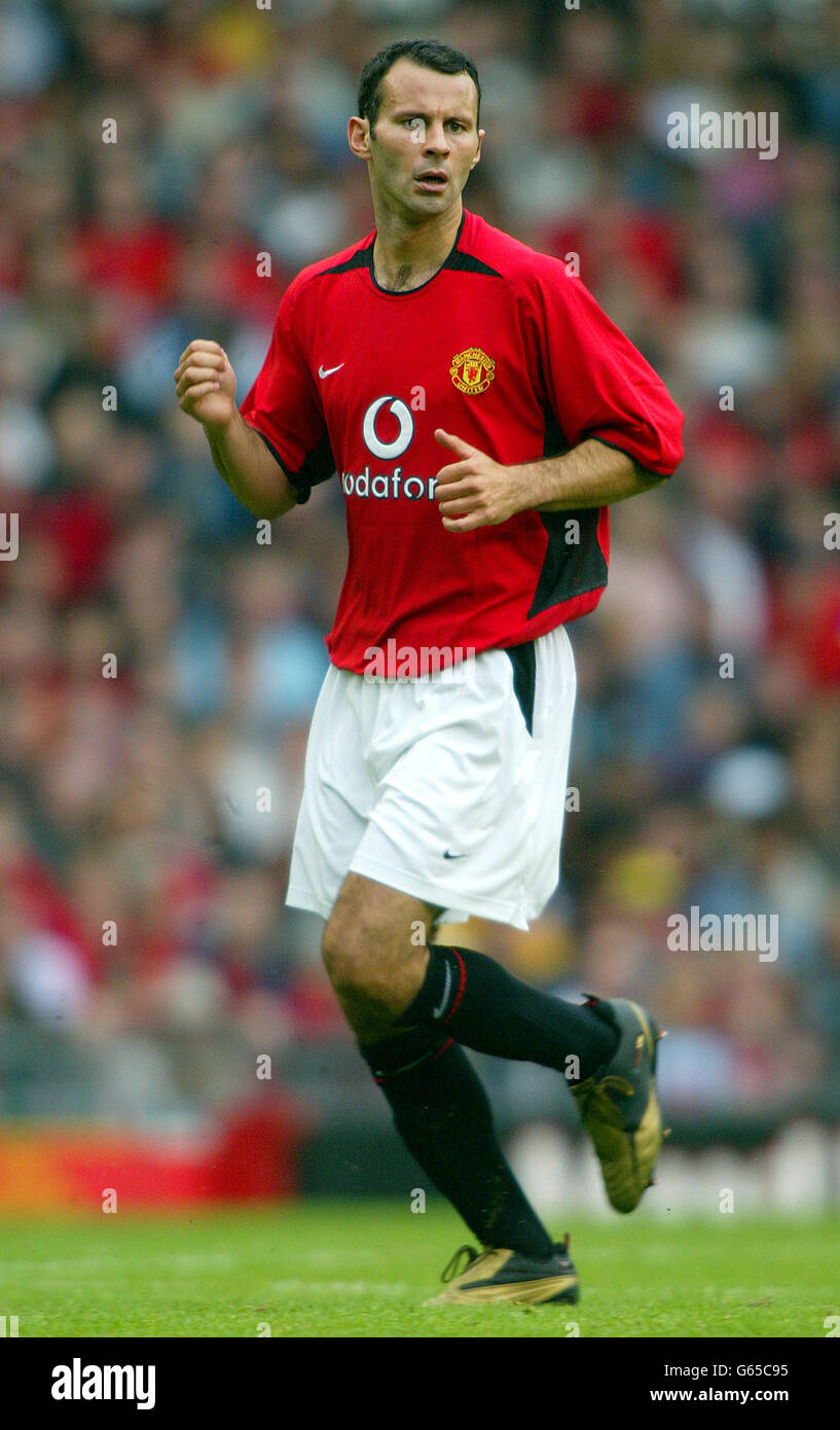 Utd giggs hi-res stock photography and images - Alamy