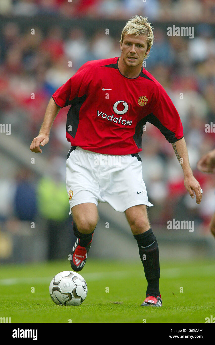 David Beckham in action for Manchester Utd Stock Photo - Alamy