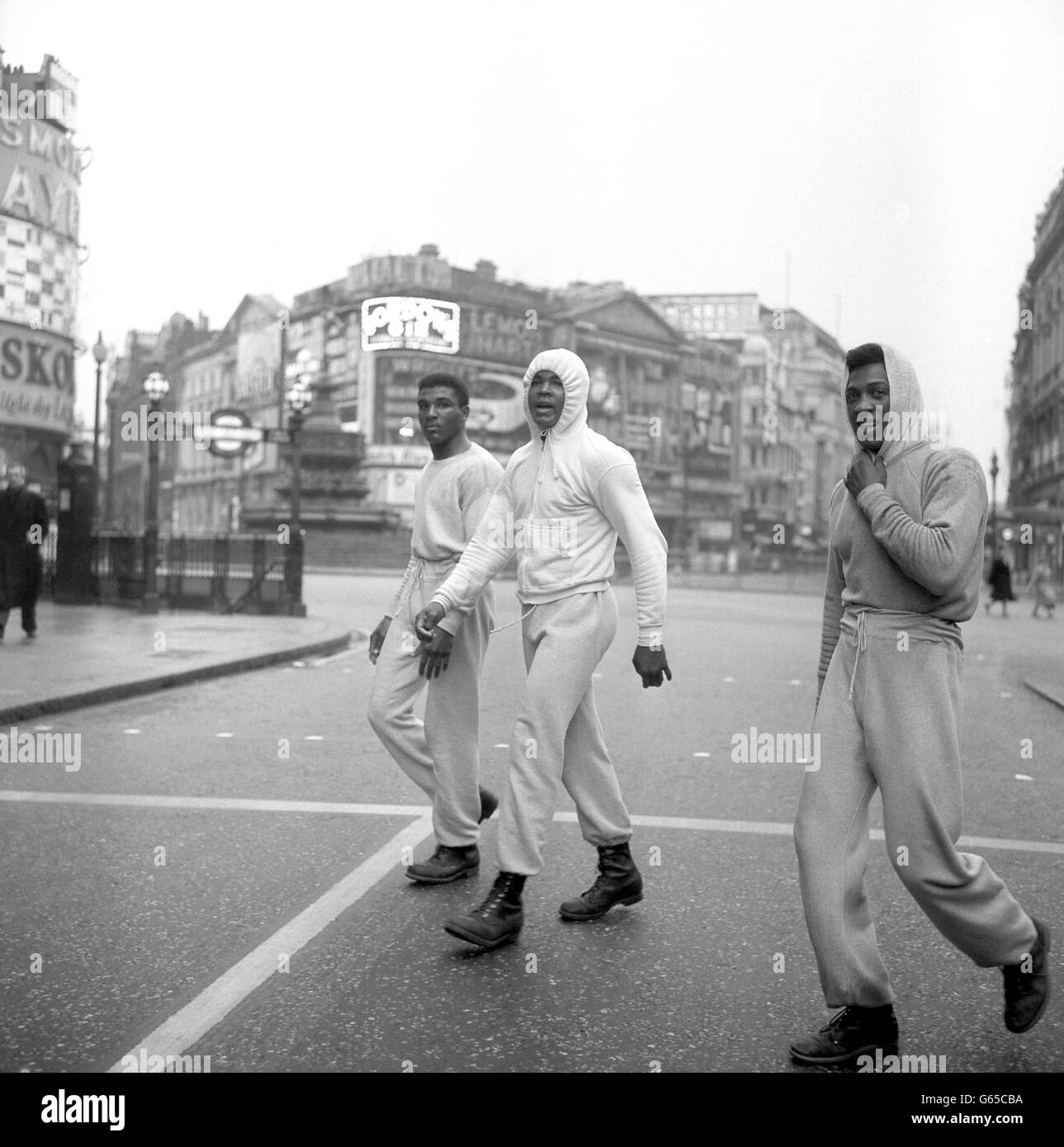 British Heavyweight Champion Henry Cooper Stock Photos & British ...
