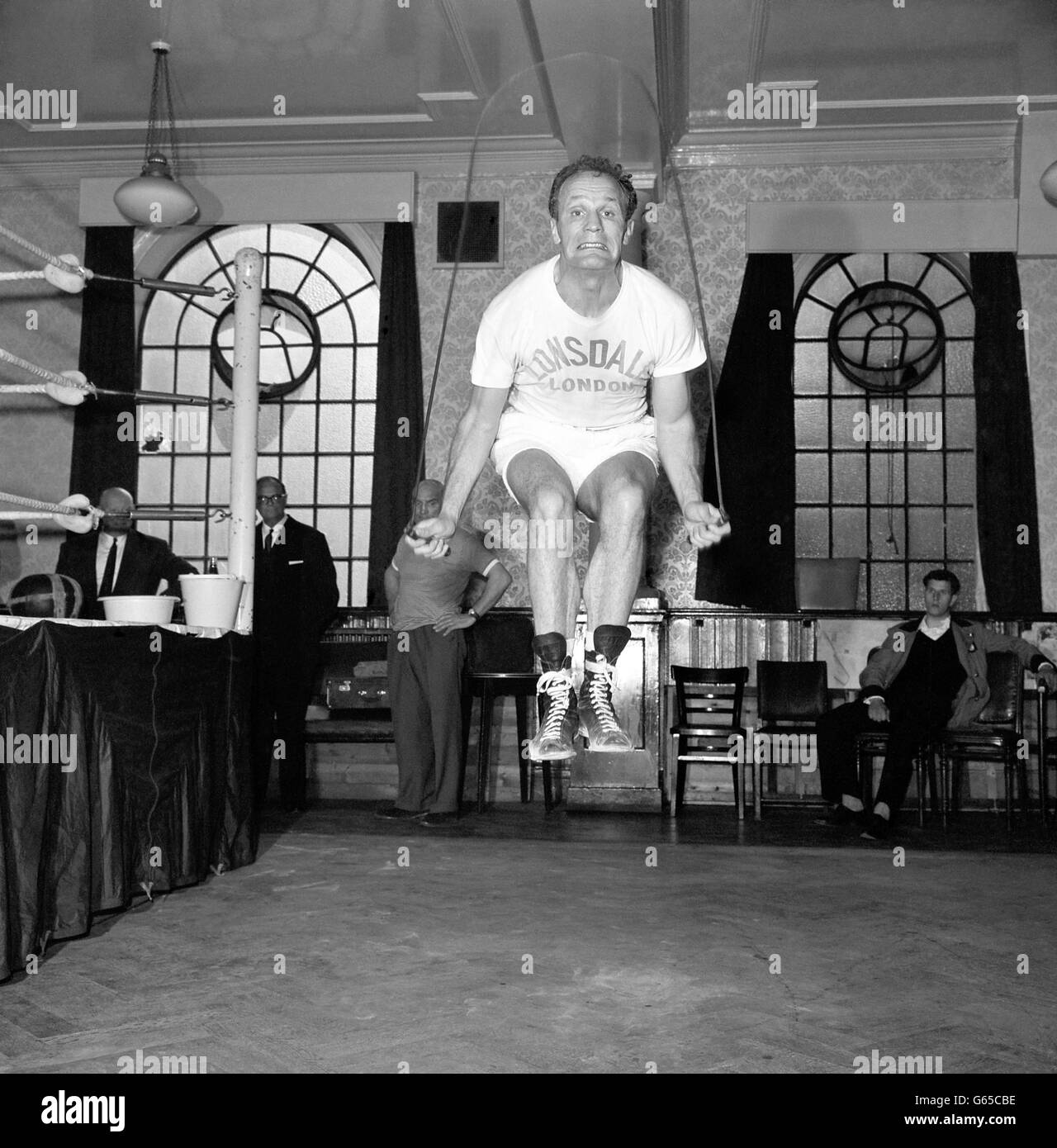 Boxing - Henry Cooper in Training - London Stock Photo - Alamy