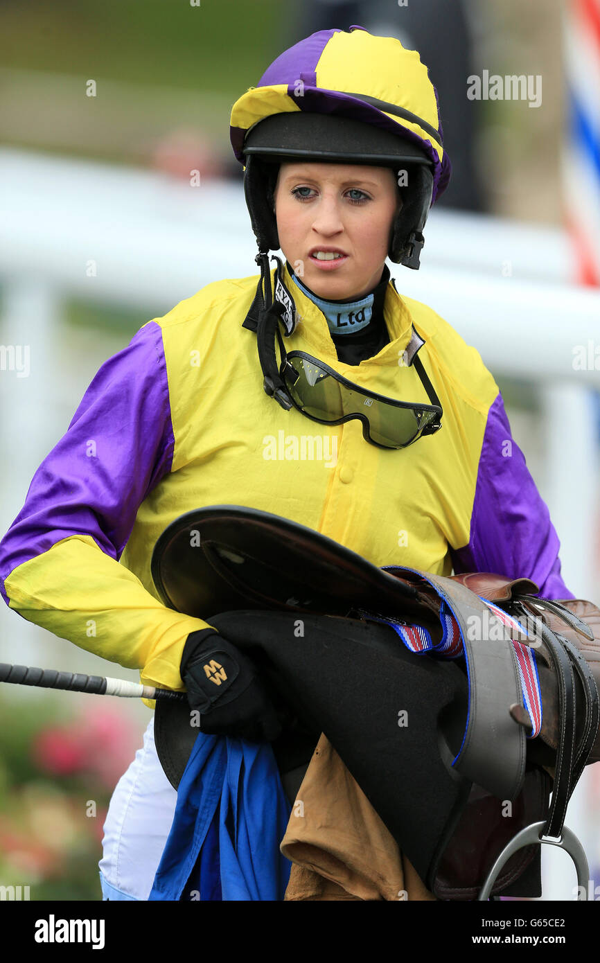 Horse racing jockey mid length half hi-res stock photography and images ...